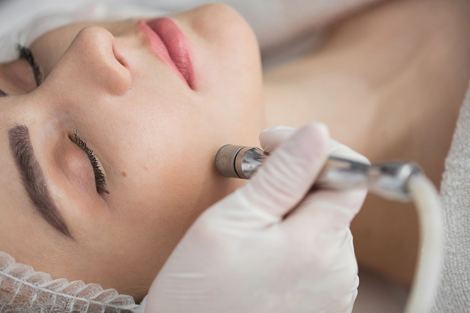 Online Microdermabrasion Course | The Beauty Training School